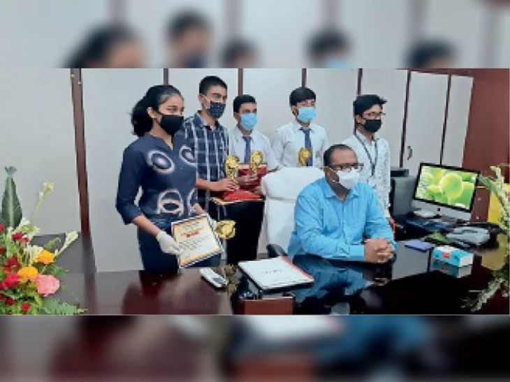 DM Aditya Prakash awarded topper child in CBSE tenth and 12th ...