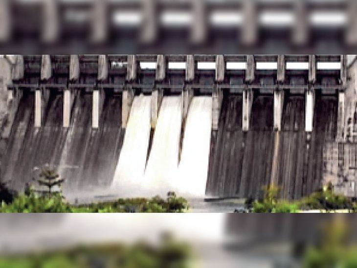 14 thousand 500 cusecs of water opened by opening three gates of Bango ...