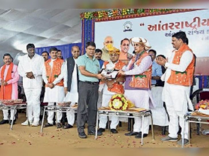 CM will honor eight Corona Warriors including Dr. Vasava, who treated ...