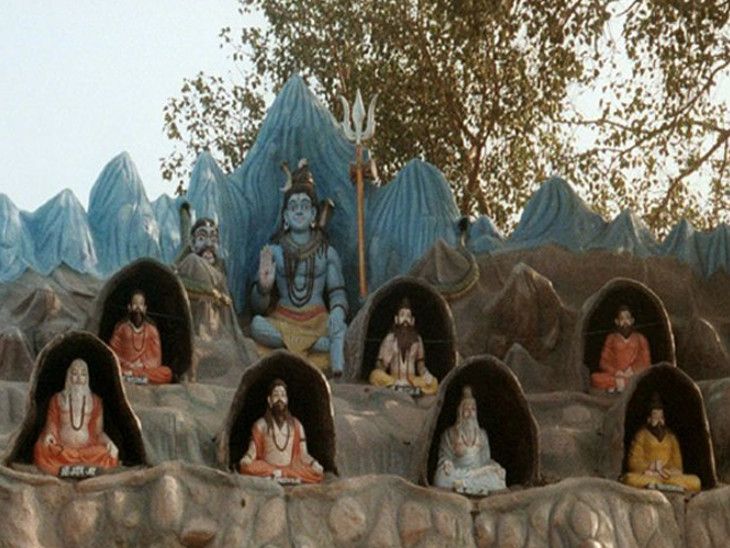the names of seven sages including Vishwamitra, Kashyap, Vasistha ...