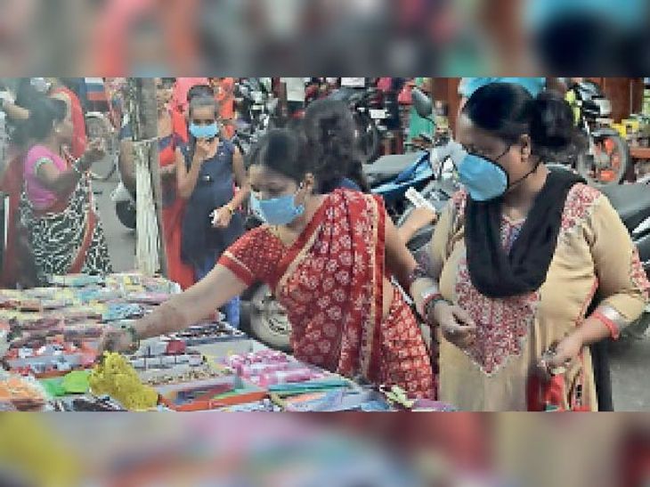 Women will keep Nirjala fast for the long life and happiness of their ...