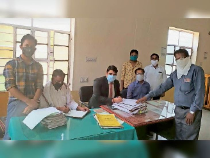 The cases of check dishonor in Lok Adalat were resolved with mutual ...