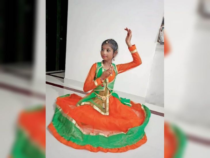 4000 people watched Navya's Kathak dance online