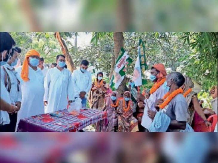 Many CPI-ML activists joined JDU under leadership of Lalan Chaudhary in ...