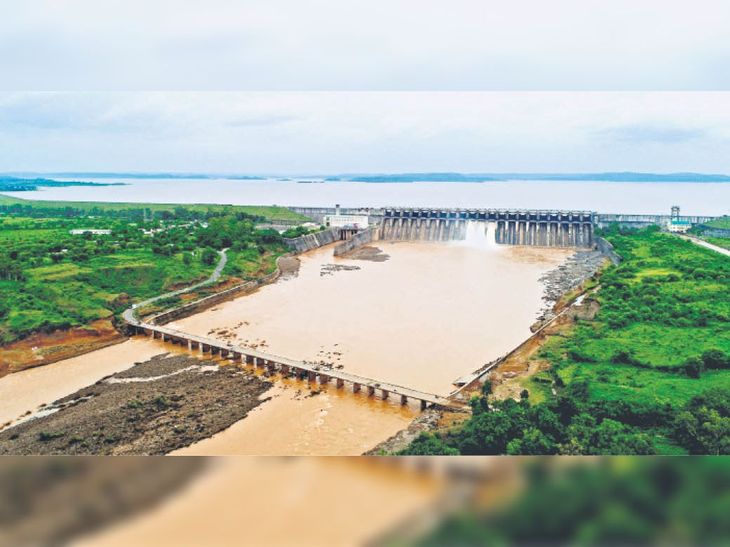 4 gates of Bargi dam closed, now only 3 open | मानसून: बरगी बांध के 4 ...