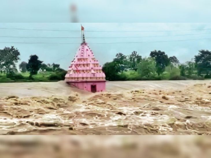 Water level rises in Sarangpur as water in Raodar, alert issued in ...