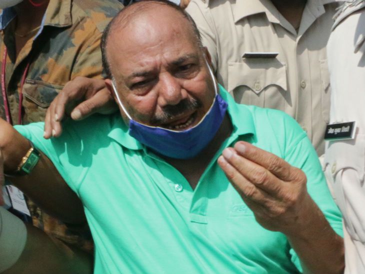 Dr. Hemant Mittal, director of Kamla Devi Hospital, arrested in Bhopal, minor girl complained ...