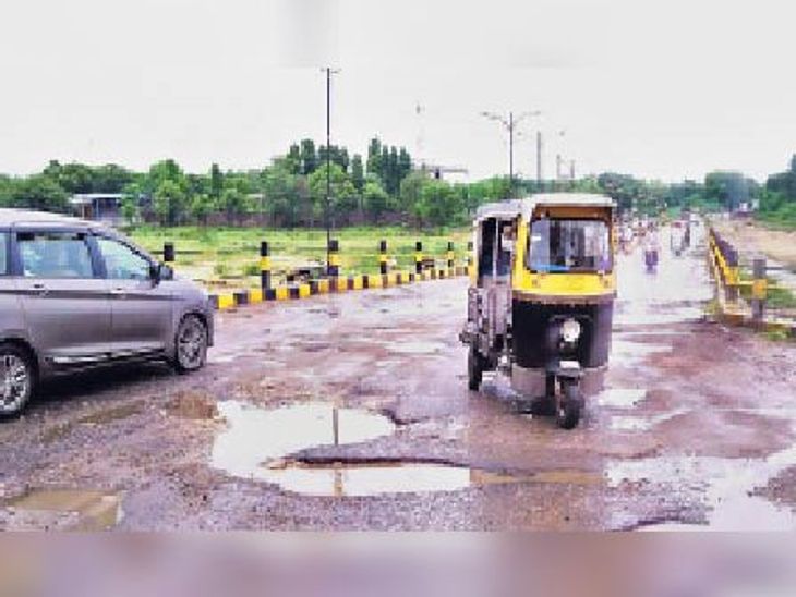 Deep pits on the Jawai river bridge connecting Shivganj-Sumerpur, the ...