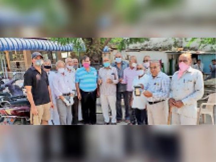 250 people fed the Unani medicine Joshanda decoction | कोरोना से जंग ...