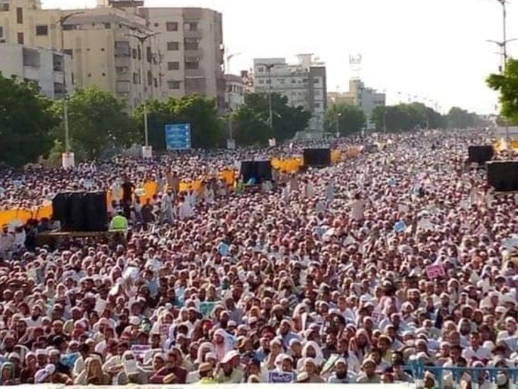 Thousands of people rallied in Karachi on Friday in a massive anti Shia ...