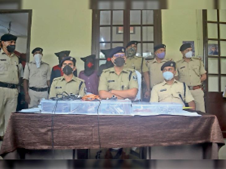 Katihar's gulten turns out to be gold hidden under the mastermind Kasba Kath bridge | क्राइम ...