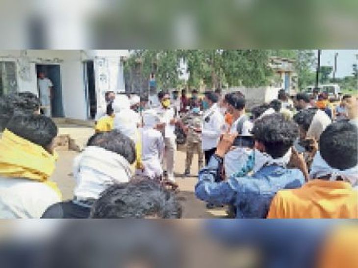 Sahariya Development Council encircles the police station to file a ...