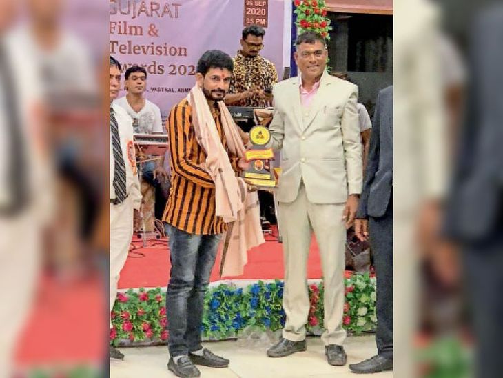 Ramesh Mali of Pali gets Best Rajasthani Singer Award | अच्छी खबर: पाली ...