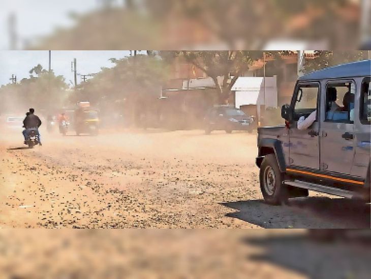 Muram was filled in the pits to avoid mud in the rain, the rain stopped ...