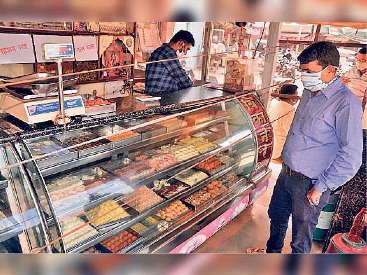 Not a single shopkeeper has written the expiry of sweets, talk on ...