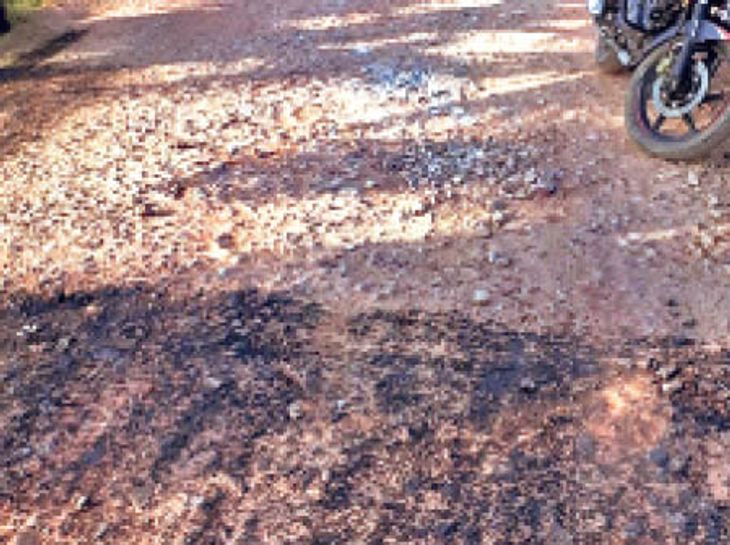 Qualityless construction of the road to Kathma after 12 years ...