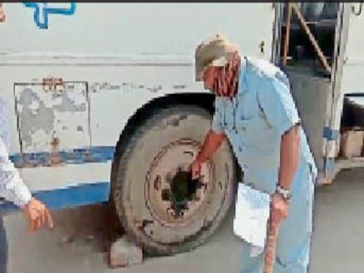 Passengers traveling at risk in Khatara buses of Lohagarh, not taking ...