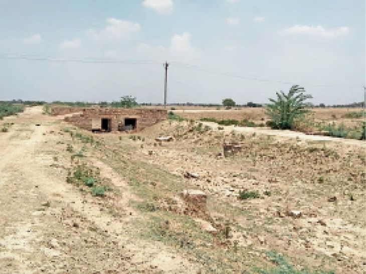 Three days after the due date, water did not come in the canals, Rabi ...