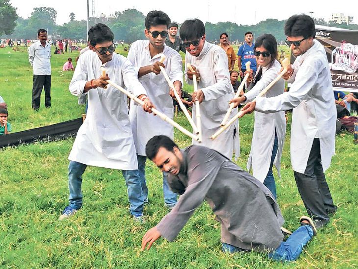 Artists of Hiraval and IPTA are singing songs in favor of ...