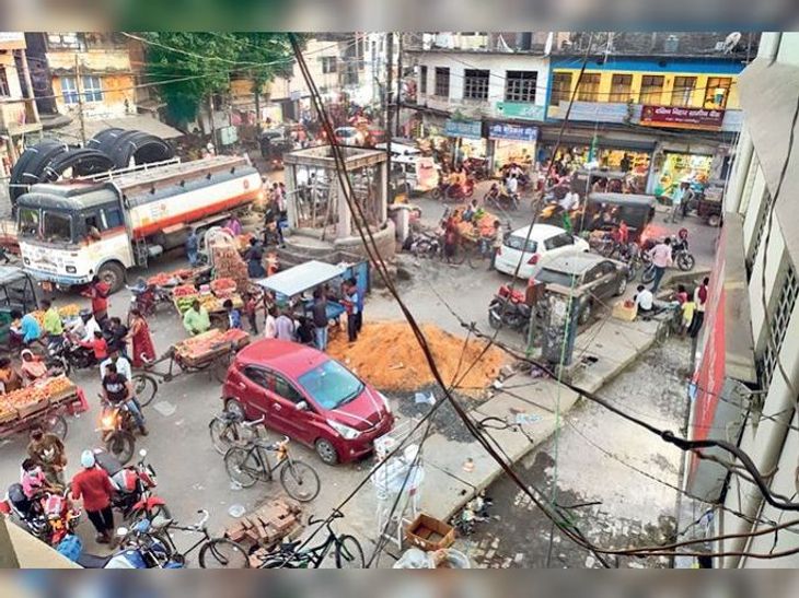 In search of new land, Lalu's big red Tej Pratap Alok Mehta and Vijay ...