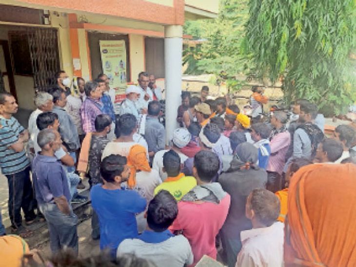 Hammals stopped work to demand increase in Humankali rate in Saenkach ...