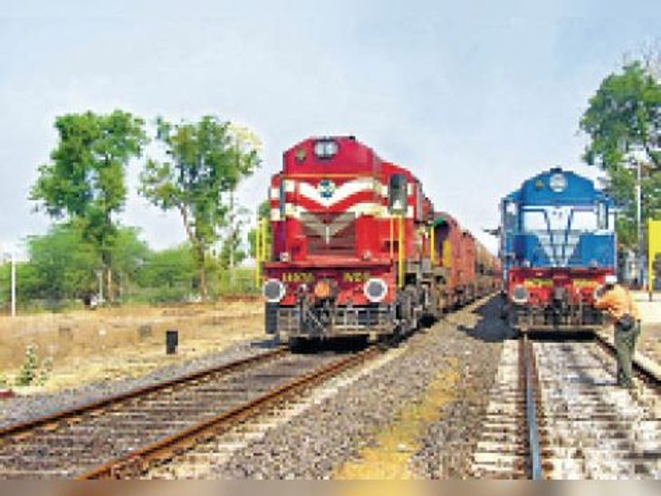 Long waiting in special trains, Pooja special also full, but seats ...