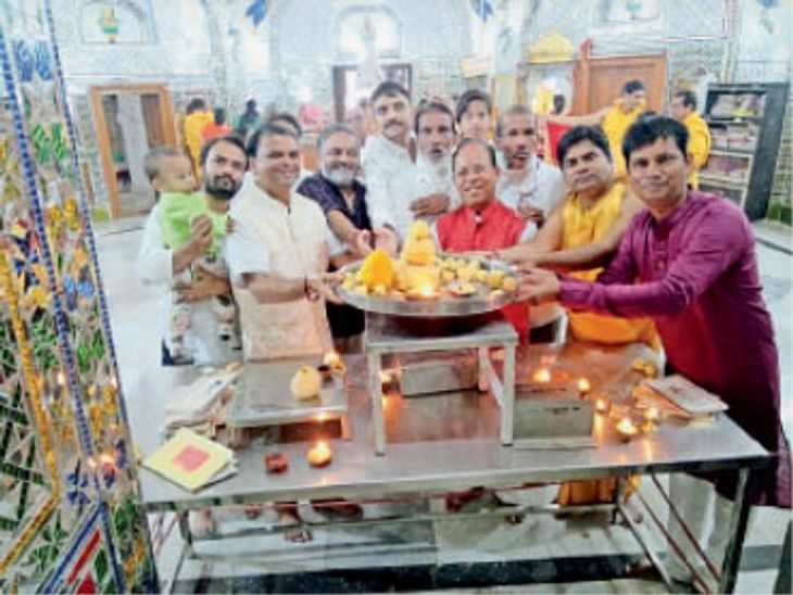 Shri Digambar Jain offers Nirvana Ladoo in extravaganza