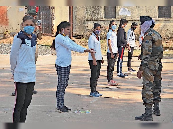 For the first time girls are also included in PG College's NCC | नए ...