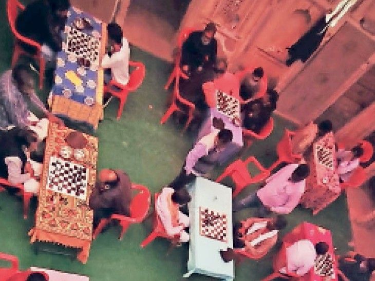 16 winners including Rajendra in first round of chess competition