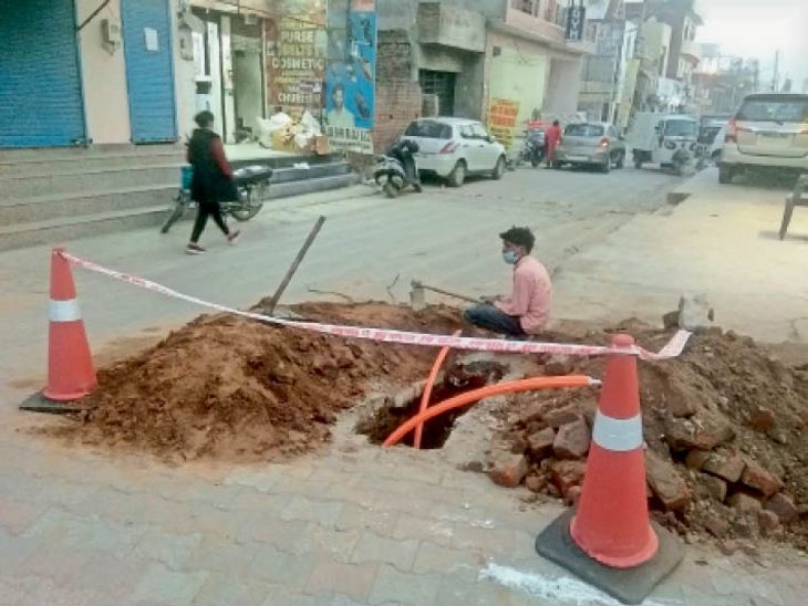 Dug road for laying telephone-underground underground wires, not yet ...