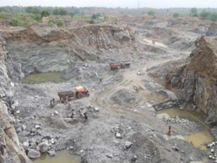 The worker blew up in the blast during the mining in Jabalpur, the ...