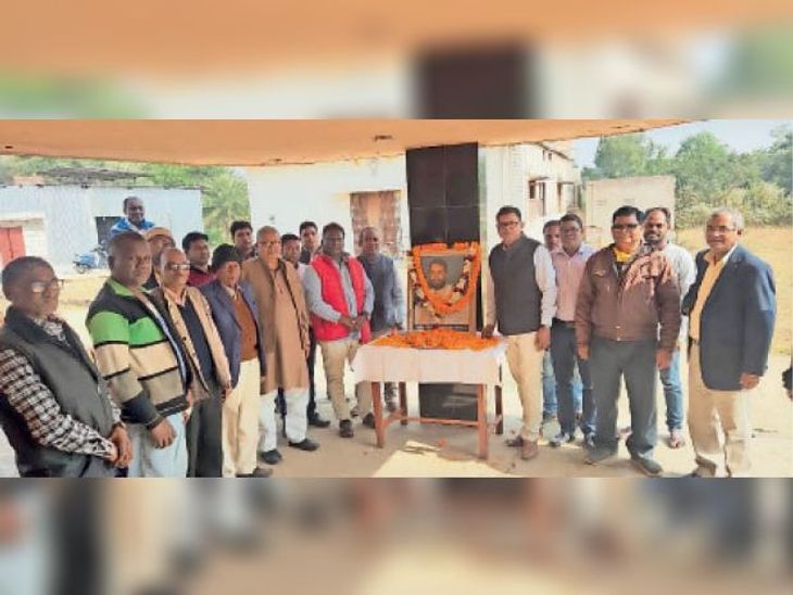 Tribute paid to martyr Nirmal Mahato on his birth anniversary ...