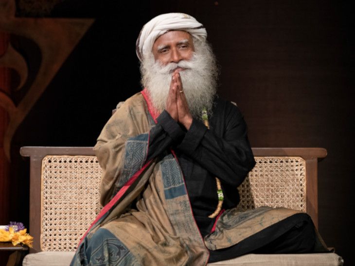 thoughts of sadguru on new year 2021, Move forward with the courage to ...