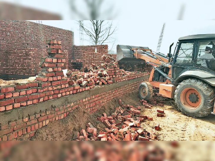 Gammada demolished houses being constructed illegally in Jhampur and ...