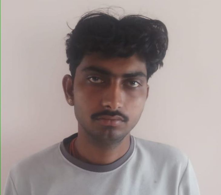 A barber who did not cut hair of Sansi caste children in Nokha village ...