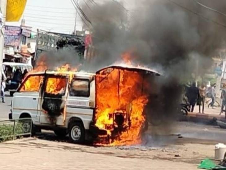 Lucknow Cng Van Fire Accident: Four People Burnt As Gas Cylinder Blast ...