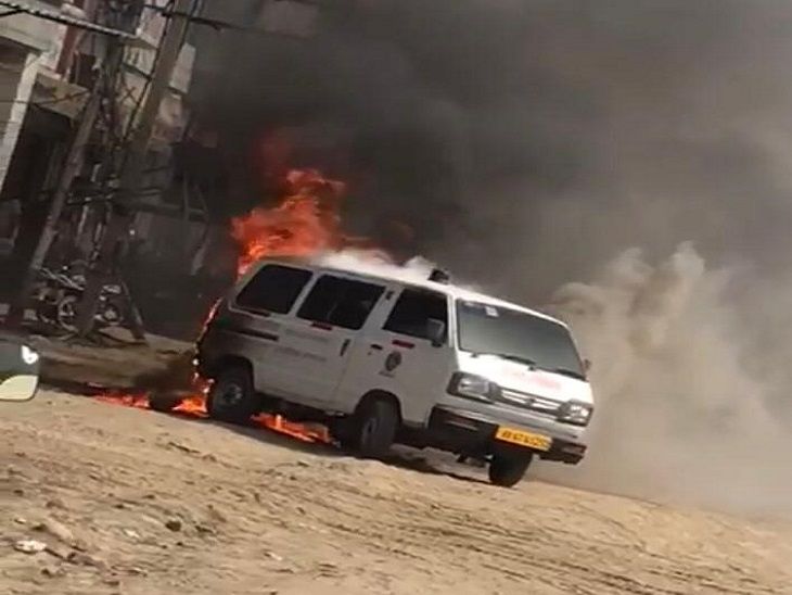 Ambulance fire while welding, fuel tank burst with high explosion, no ...