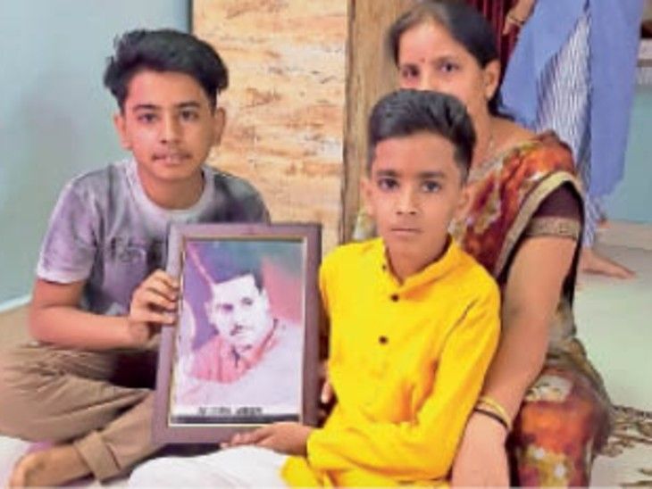 After the death of parents, raising children is on the shoulders of ...