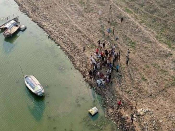 Madhya Pradesh Rewa Woman Jumps Into Yamuna River With Kids In Uttar ...