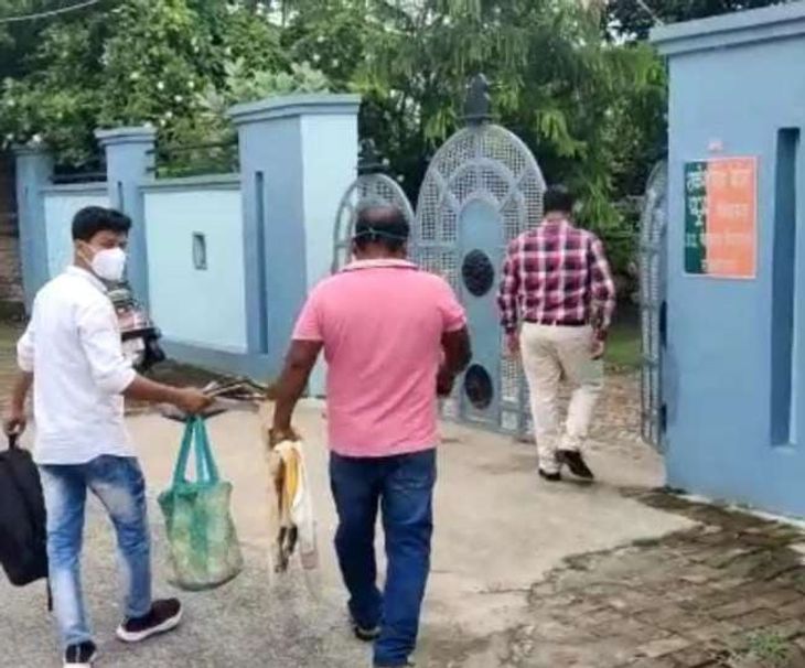 CBI raid lasted 8 hours at BJP MLA Rakesh Singh Baghel's house, team took 5 lakh cash and Rishu ...