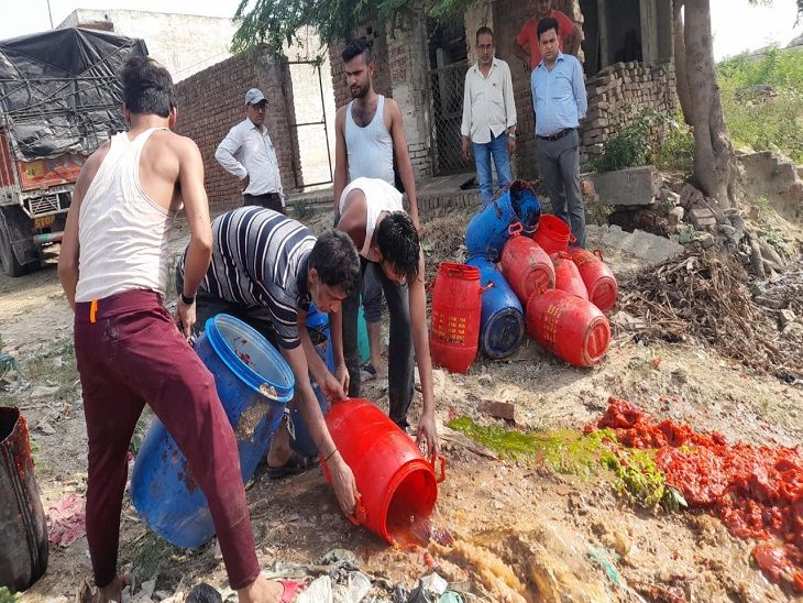 FSDA team raids Mathura tomato sauce factory Today