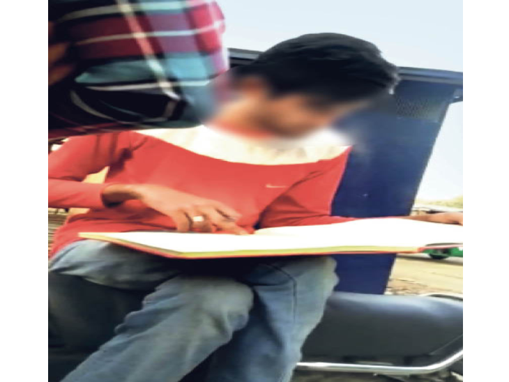 Cleaner absent, yet present in statement, salary being raised ...