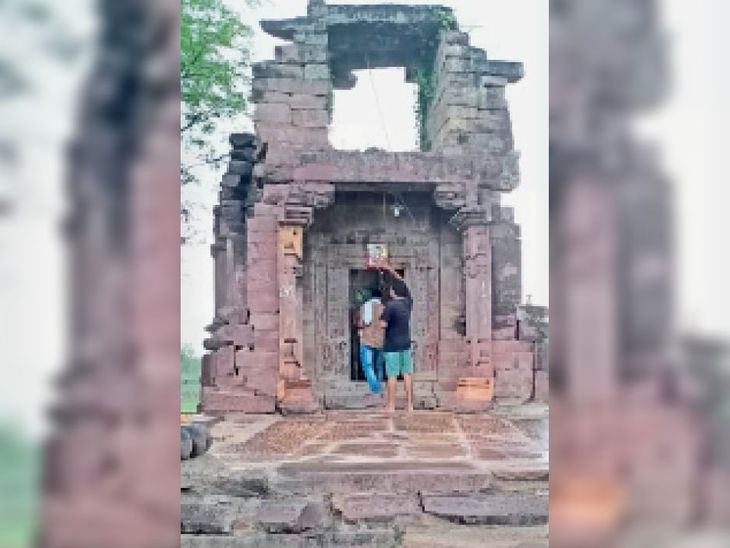 Like Ujjain, Atru also has 1000 years old temple of Lord Mahakal
