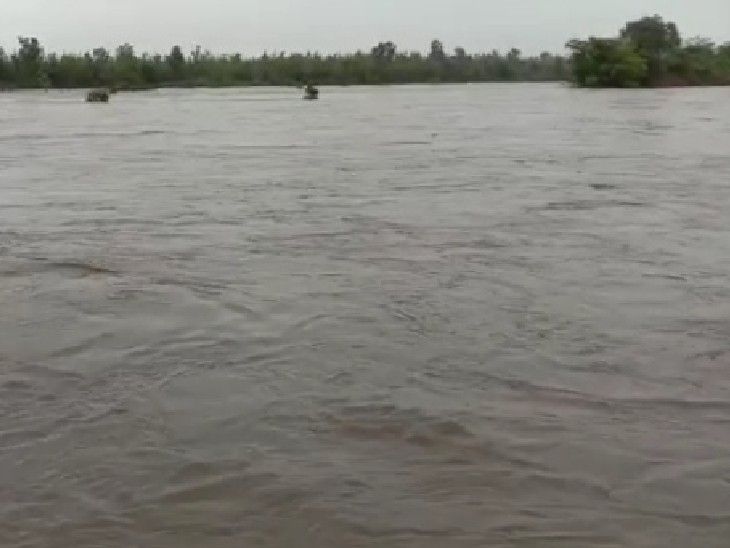 Then many villages of Bamori area became islands, villages surrounded ...