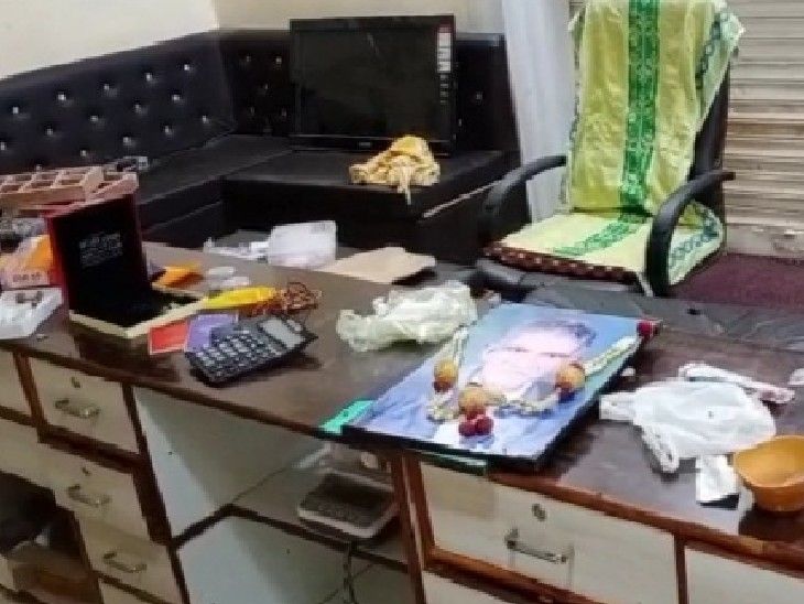 10 dacoits attacked the house of Soni family in Naisarain late at night ...