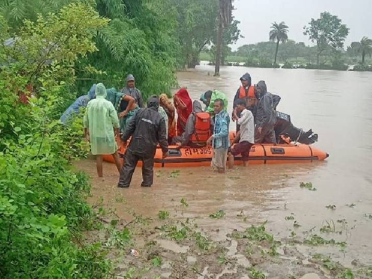 Many villages were submerged by the spate of Parvati river due to heavy ...