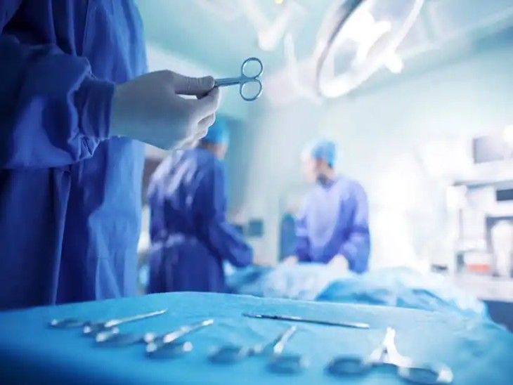 Robotic Kidney Transplant in UP: PGI doctors successful 42 year old woman kidney Transplant with ...