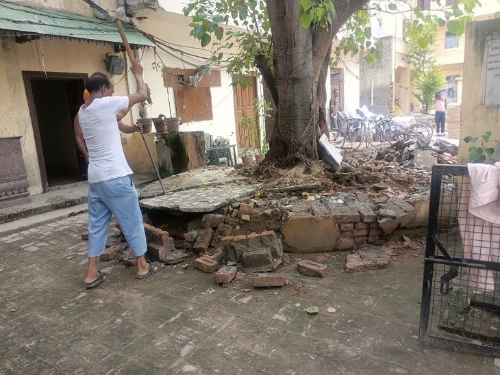 The family took the responsibility of saving Shaheed Sukhdev Paternal ...