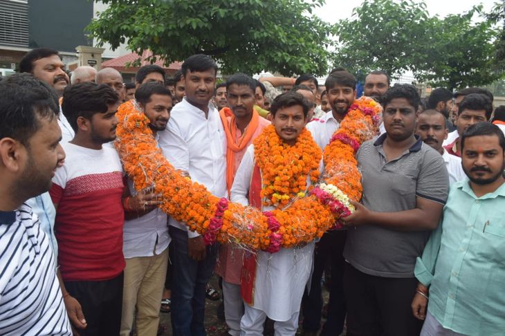 Newly appointed regional vice president of BJYM, Vishal Singh reached ...