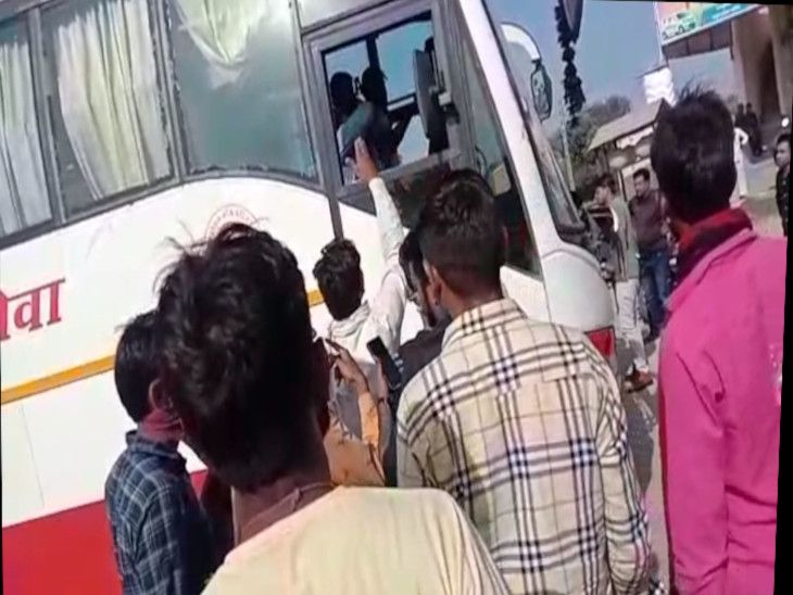 The bus got stuck on the tracks with the gates closed, the driver of ...